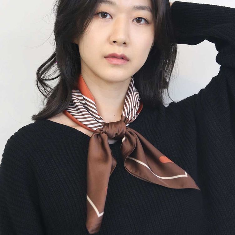 여자 봄스카프 모던 스트라이프 사각 쁘띠 목손수건 홈플러스 택배배송