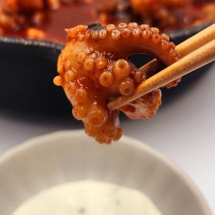 쭈퐁 쭈꾸미볶음 쭈꾸미 캠핑 음식 밀키트 냉동 양념 주꾸미 맛집 300g 홈플러스 택배배송