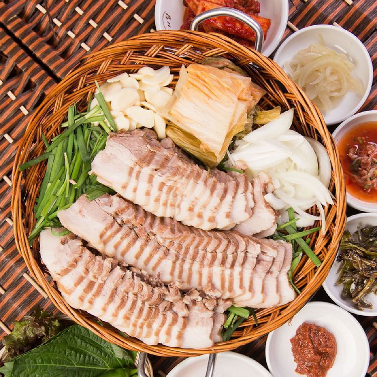 냉동 늘바른 보쌈수육 500g신송우거지된장국10g블럭 홈플러스 택배배송
