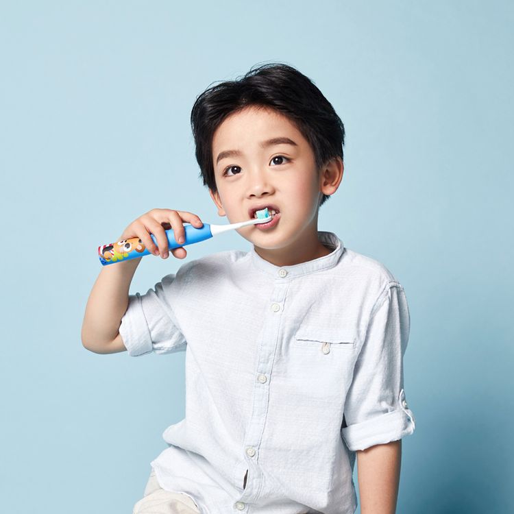 아이요 어린이 음파전동칫솔 A7 블루 충전기 칫솔모 2개 포함 홈플러스 택배배송