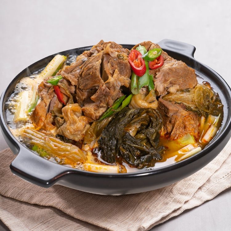 가마솥으로 푹 끓인 울엄마 손맛 우거지 산더미 감자탕 2kg 2팩 5인분 홈플러스 택배배송